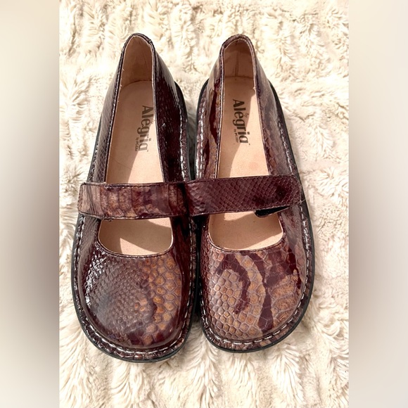 Alegria | Shoes | Algeria Latin Leather Flats Coppery Brown Snake Print | Poshmark